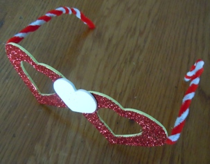 Valentines day crafts; heart shaped glasses