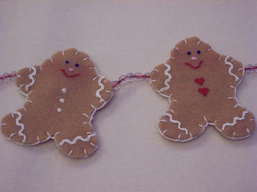 Gingerbread garland craft and sewing instructions